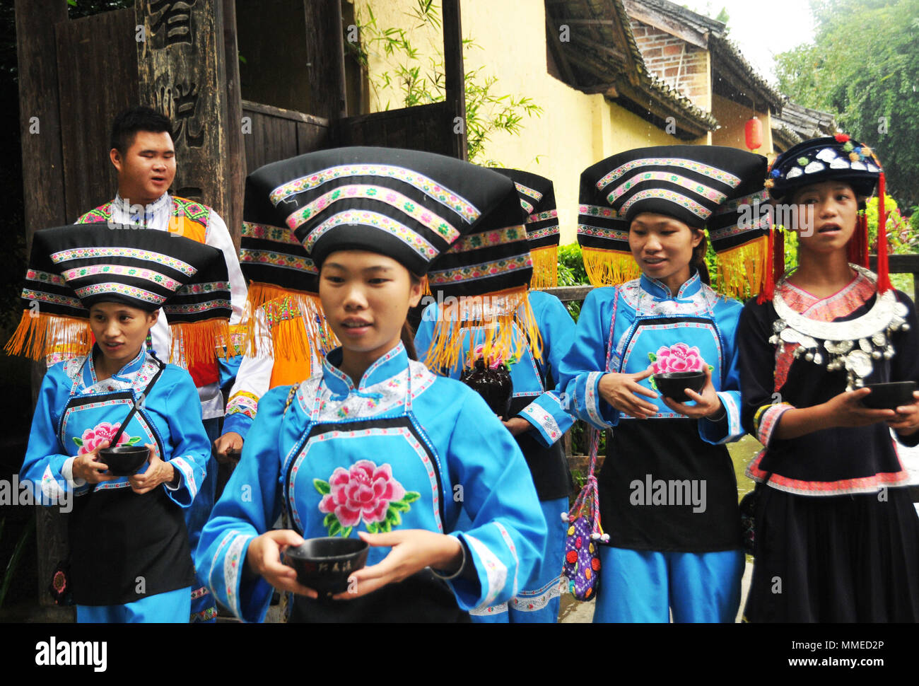People of Zhuang ethnic minority celebrate traditional Sanyuesan ...