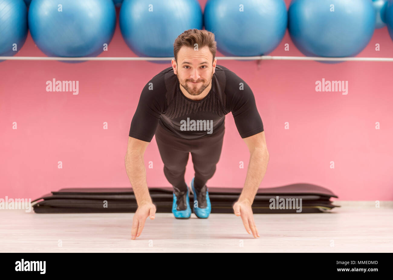 Hands clapping image hi-res stock photography and images - Alamy