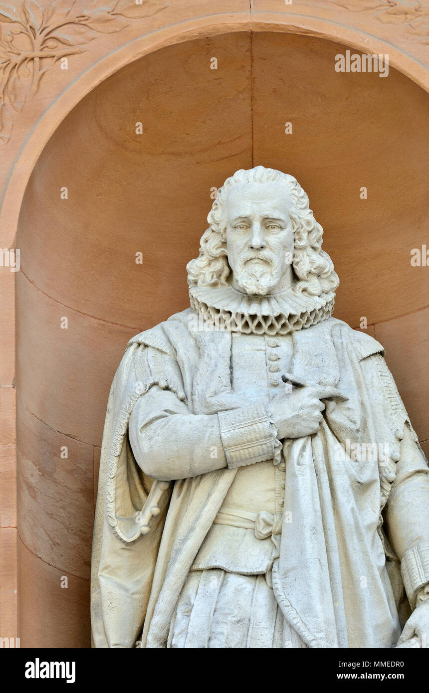 Francis bacon statue hi-res stock photography and images - Alamy