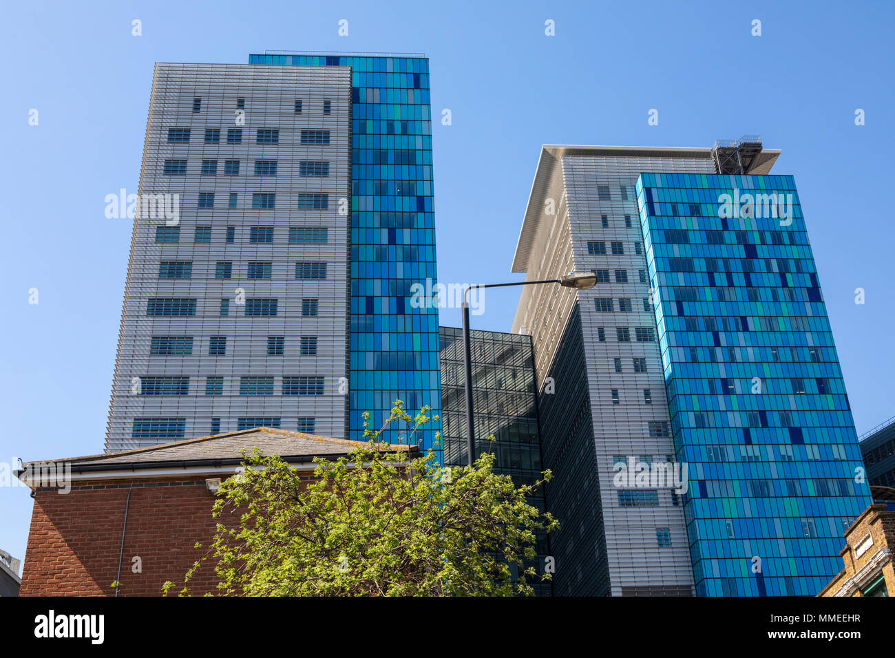 Whitechapel architecture modern historical hi-res stock photography and ...