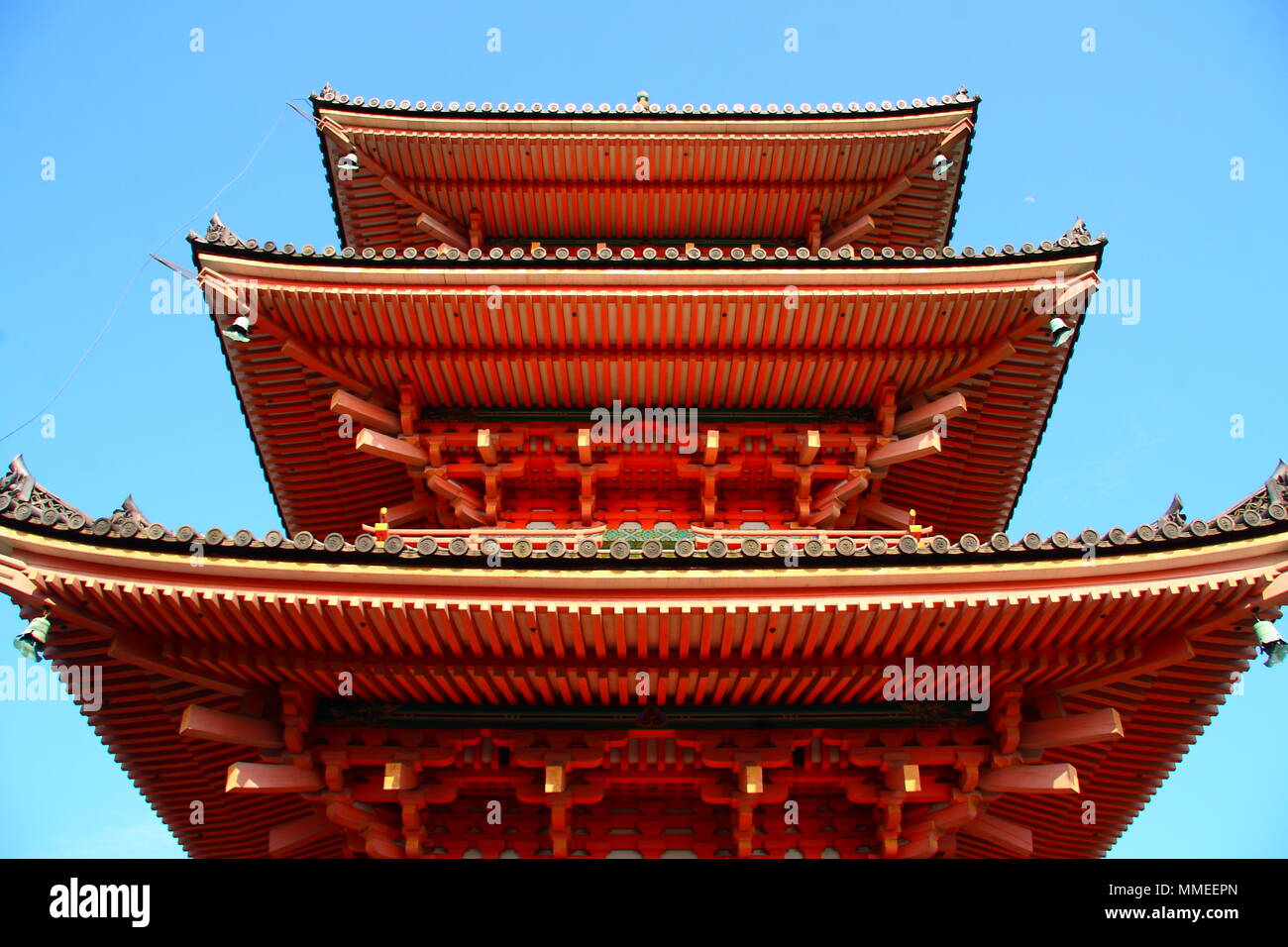Red temple gate kiyomizu hi-res stock photography and images - Alamy