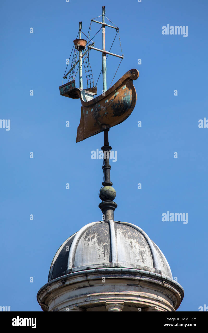 Hackney baths hi-res stock photography and images - Alamy
