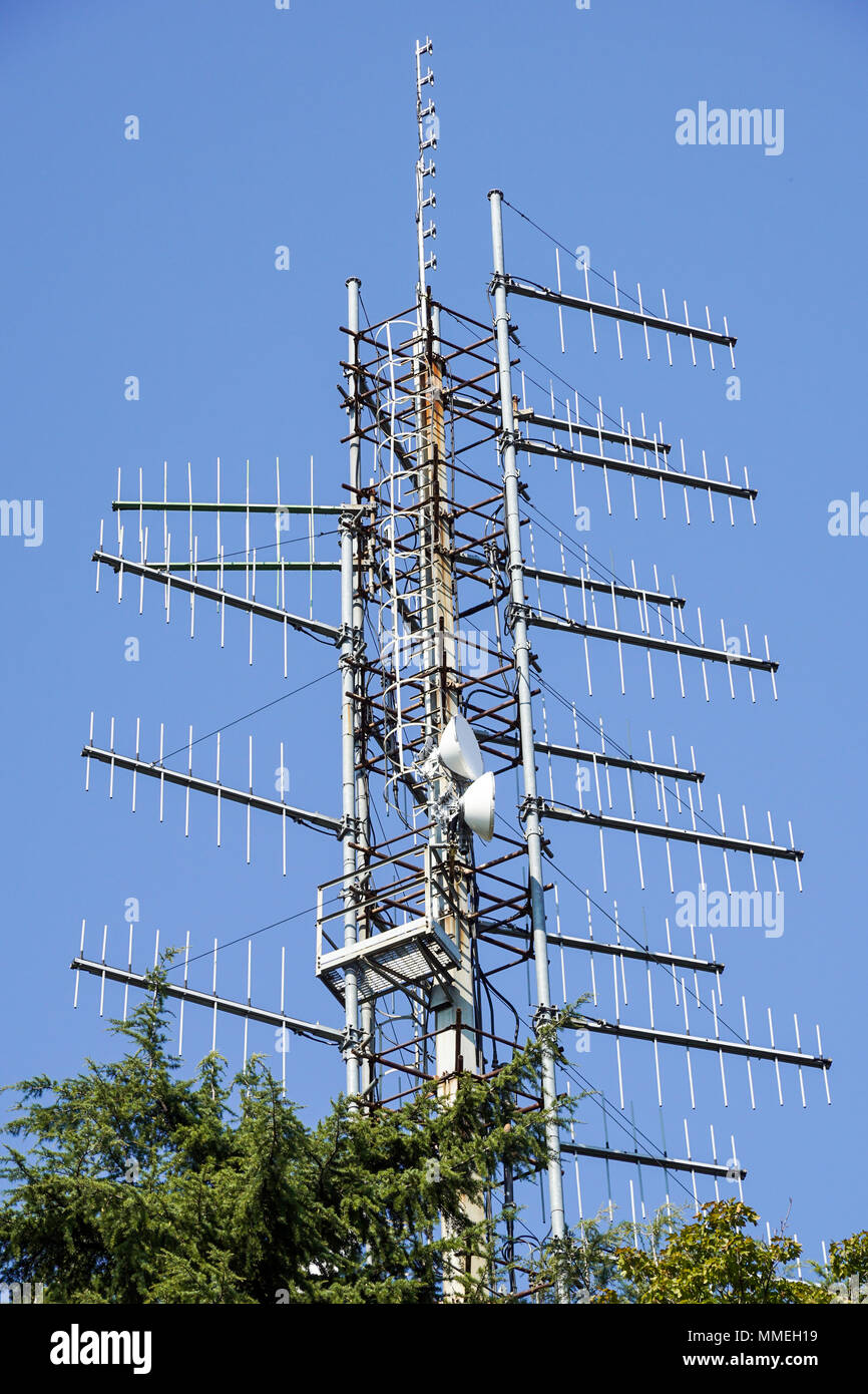 Communication tower internet antennas hi-res stock photography and ...