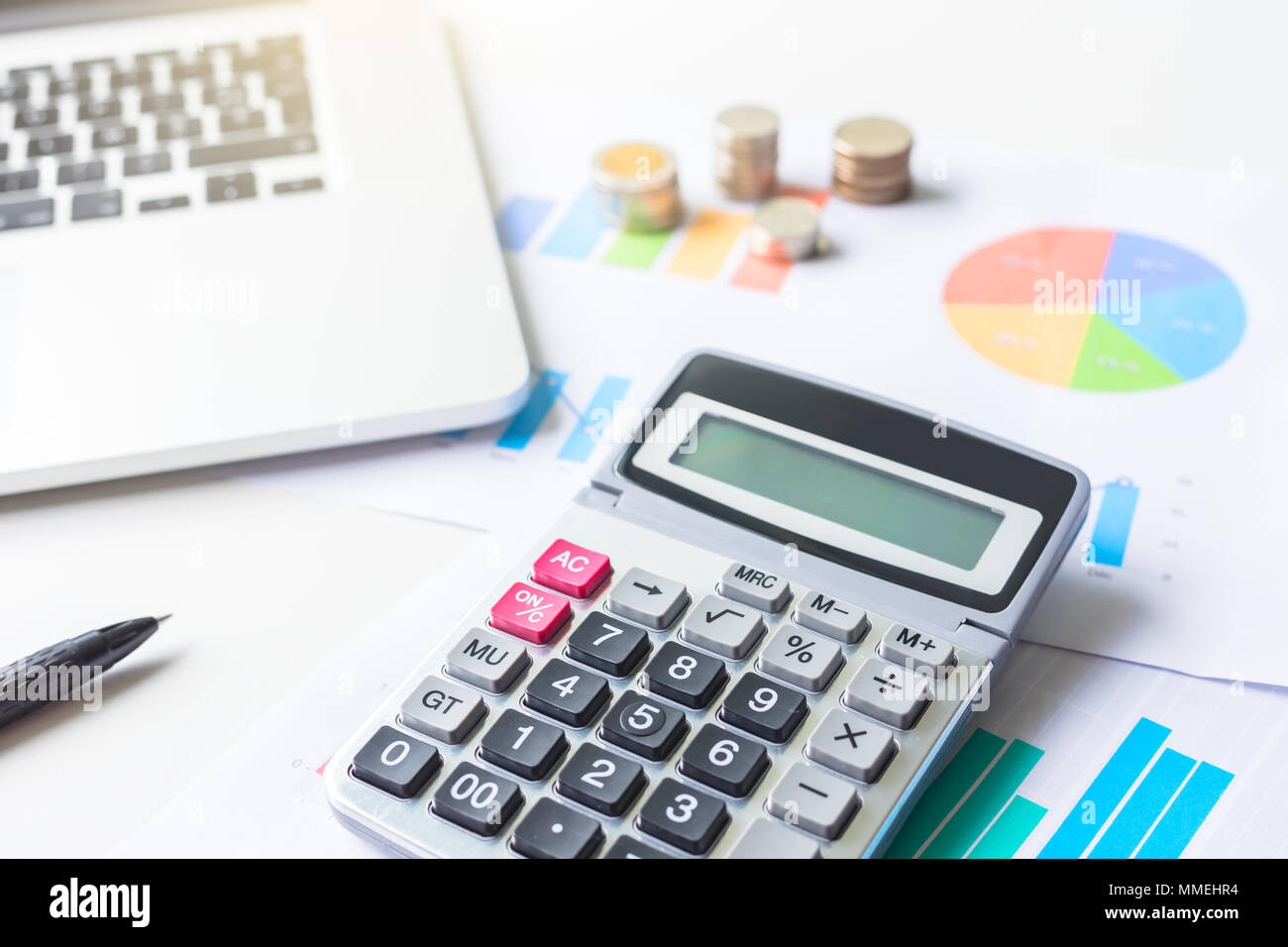 Laptop analysis hi-res stock photography and images - Alamy