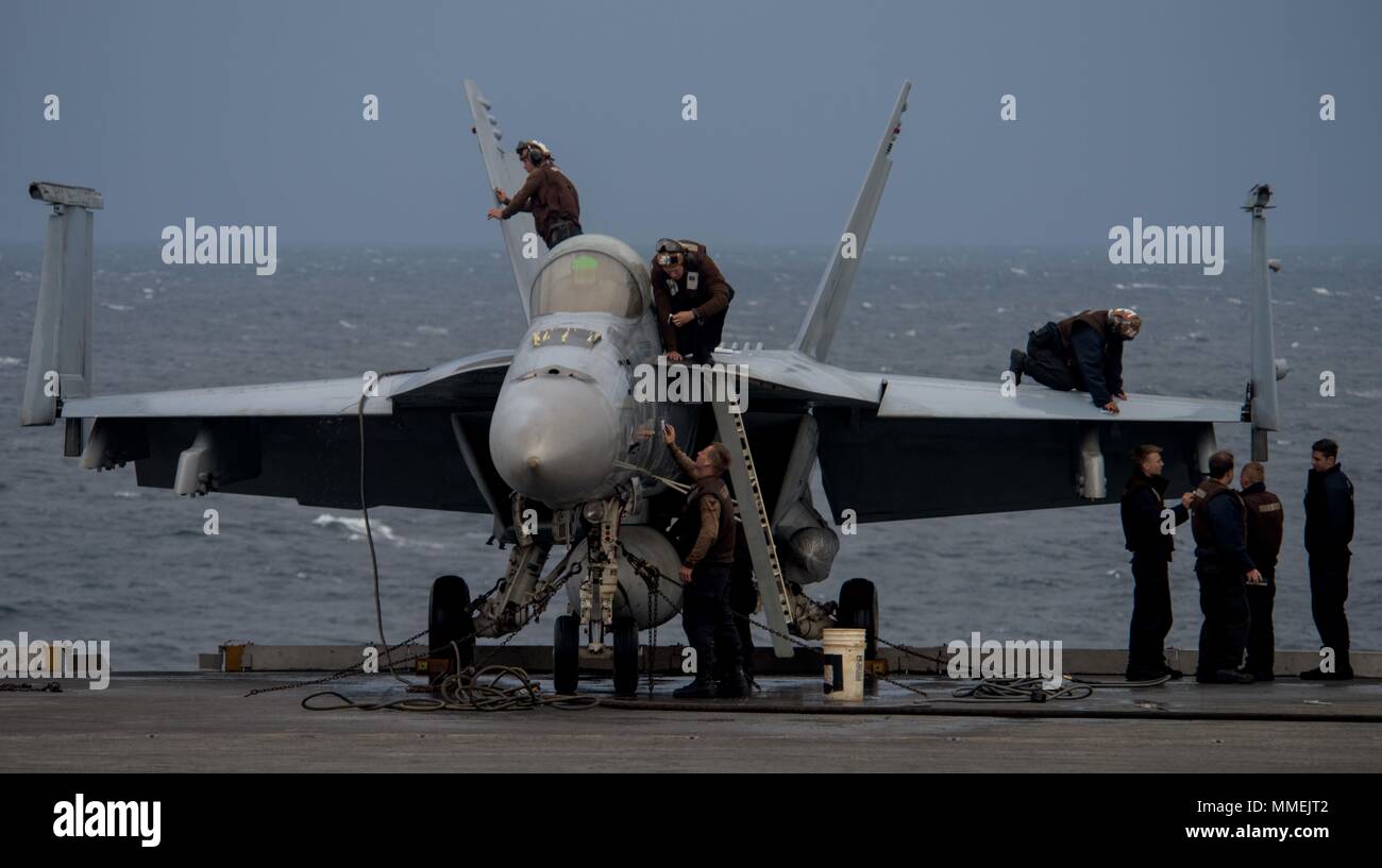 171018-N-OY799-009 WATERS EAST OF THE KOREAN PENINSULA (Oct. 18, 2017 ...