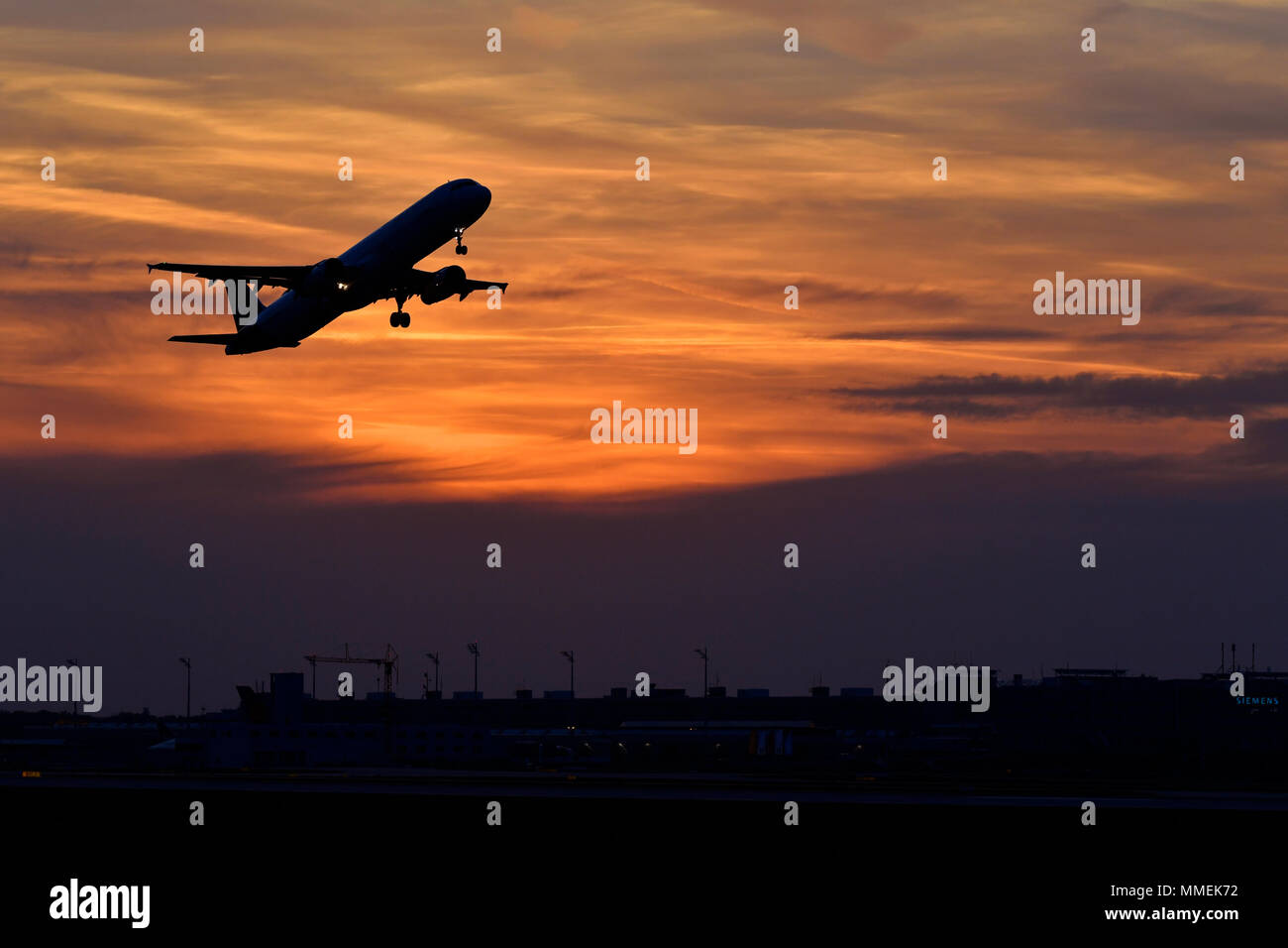 Airplane sky sunrise hi-res stock photography and images - Alamy