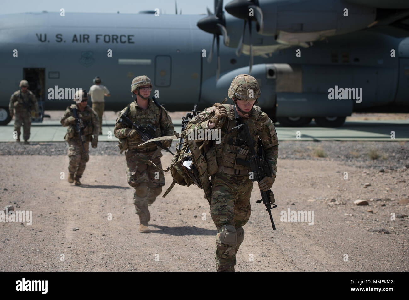 U.S. Army Soldiers assigned to Combined Joint Task Force-Horn of Africa ...