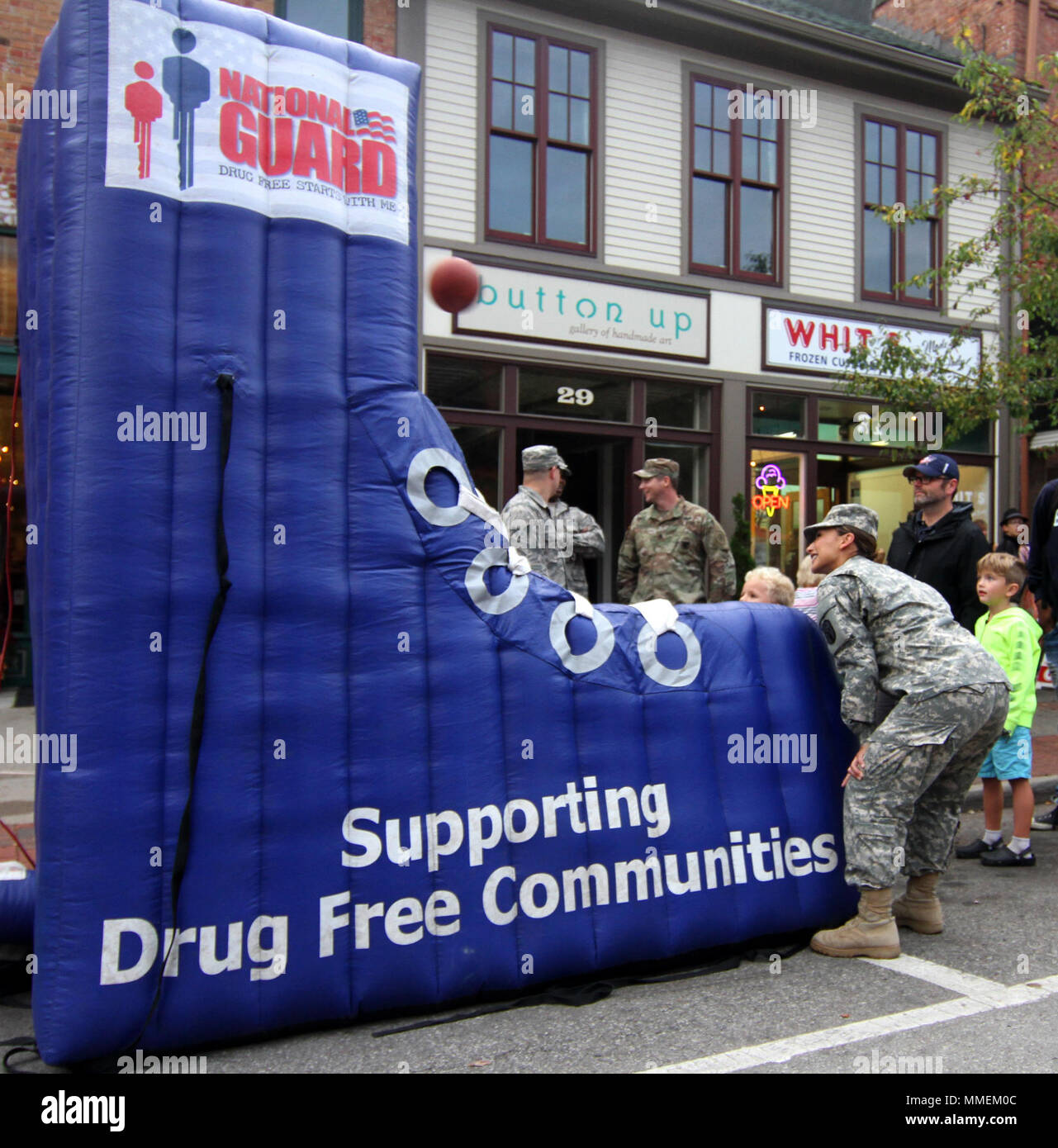 Members of the Ohio National Guard’s Counterdrug Task Force partner ...