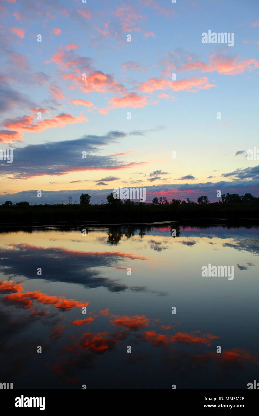 Sunset reflection pictures hi-res stock photography and images - Alamy