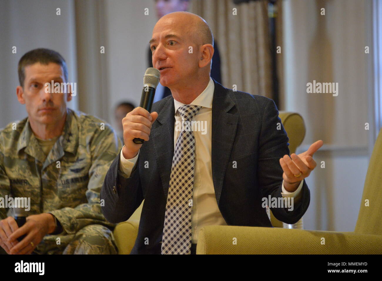 Blue origin amazon founder hi-res stock photography and images - Alamy