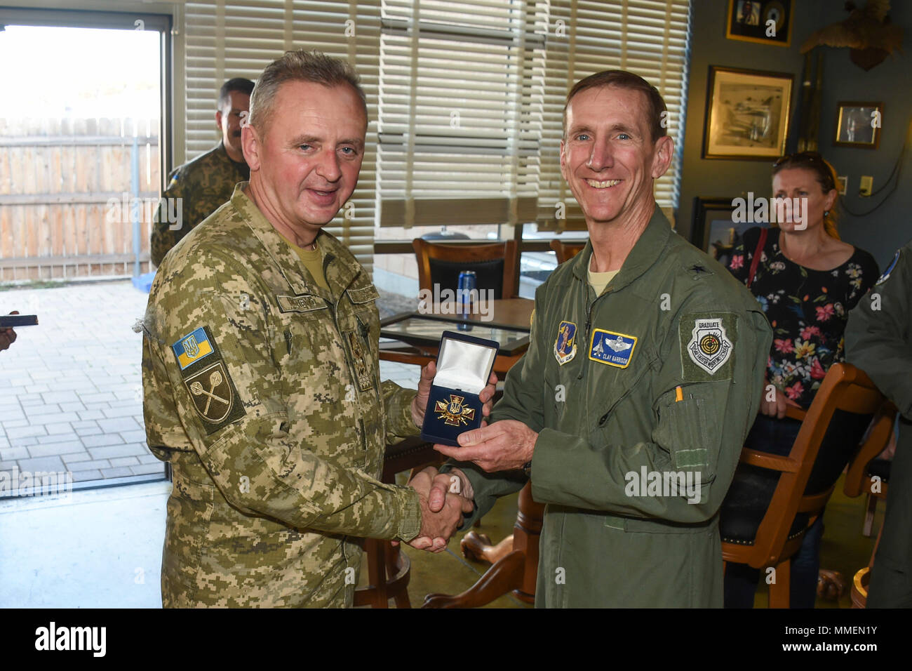 Ukraine General Viktor Muzhenko (left), Chief of the General Staff of ...