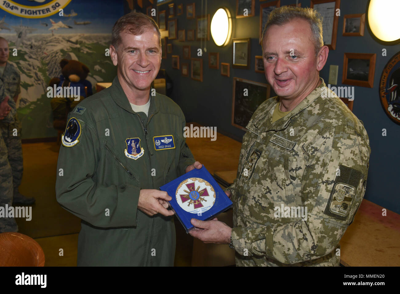 Ukraine General Viktor Muzhenko (left), Chief of the General Staff of ...