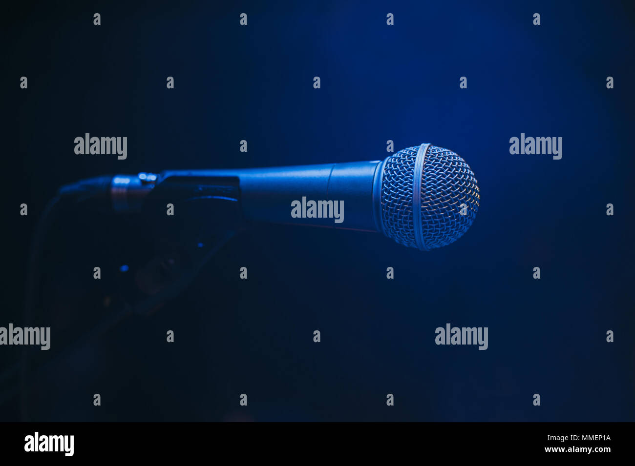 Conference stage blue hi-res stock photography and images - Alamy