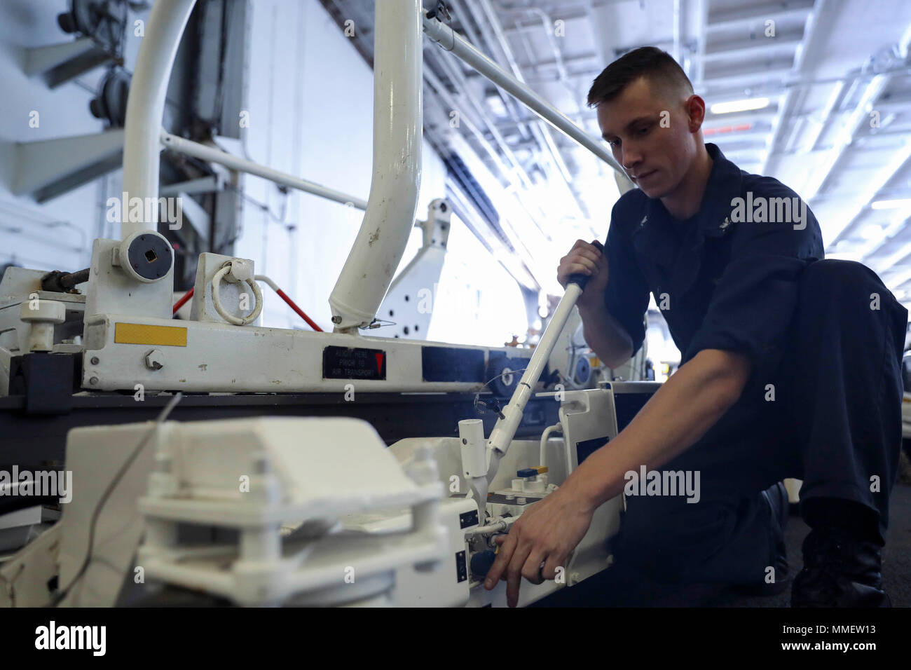 Aviation support equipment hi-res stock photography and images - Alamy