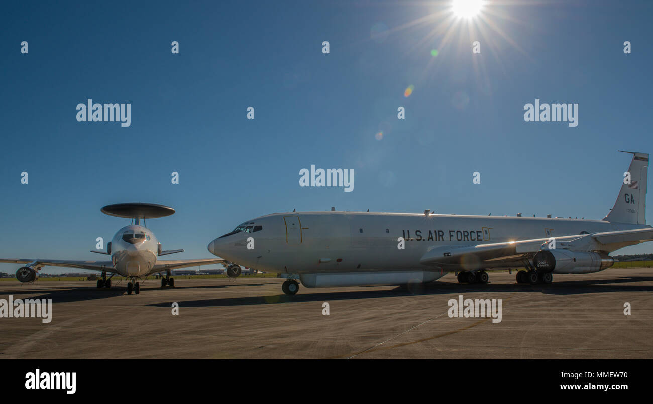 552nd acw hi-res stock photography and images - Alamy