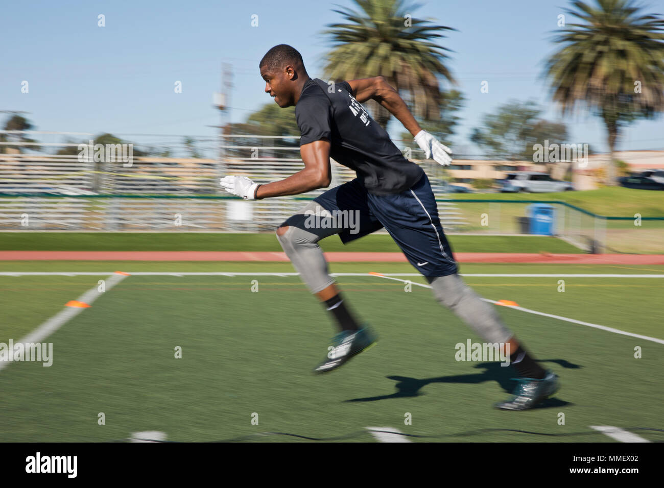 Marine corps football hi-res stock photography and images - Alamy