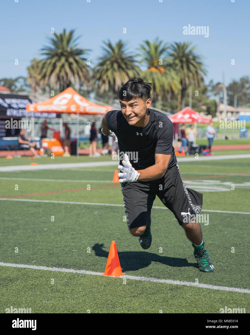 Marine corps football hi-res stock photography and images - Alamy