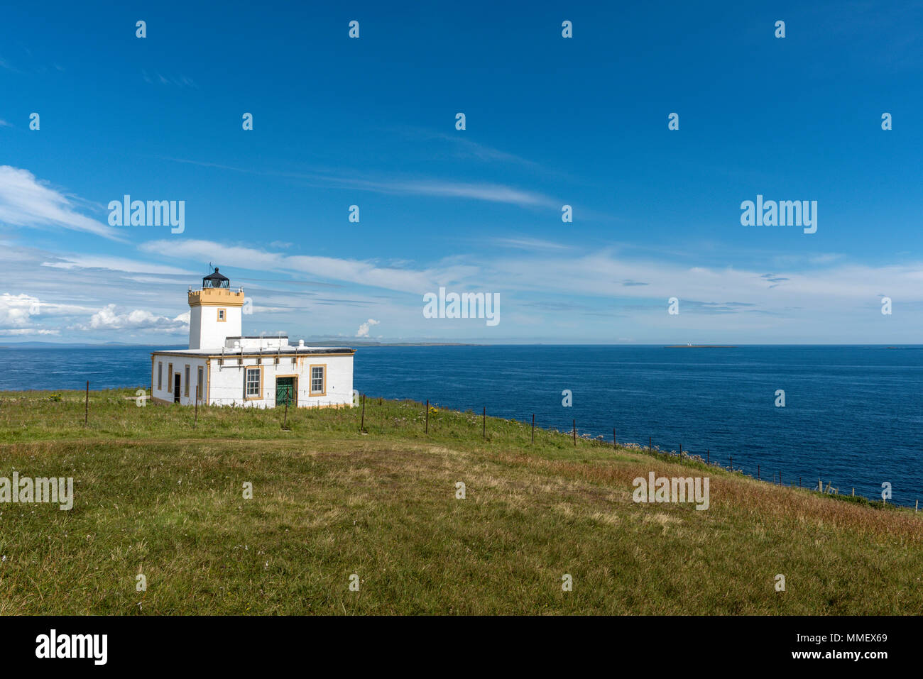 Duncansby Head Lighthouse, Caithness, Highlands, Scotland. Pentland ...