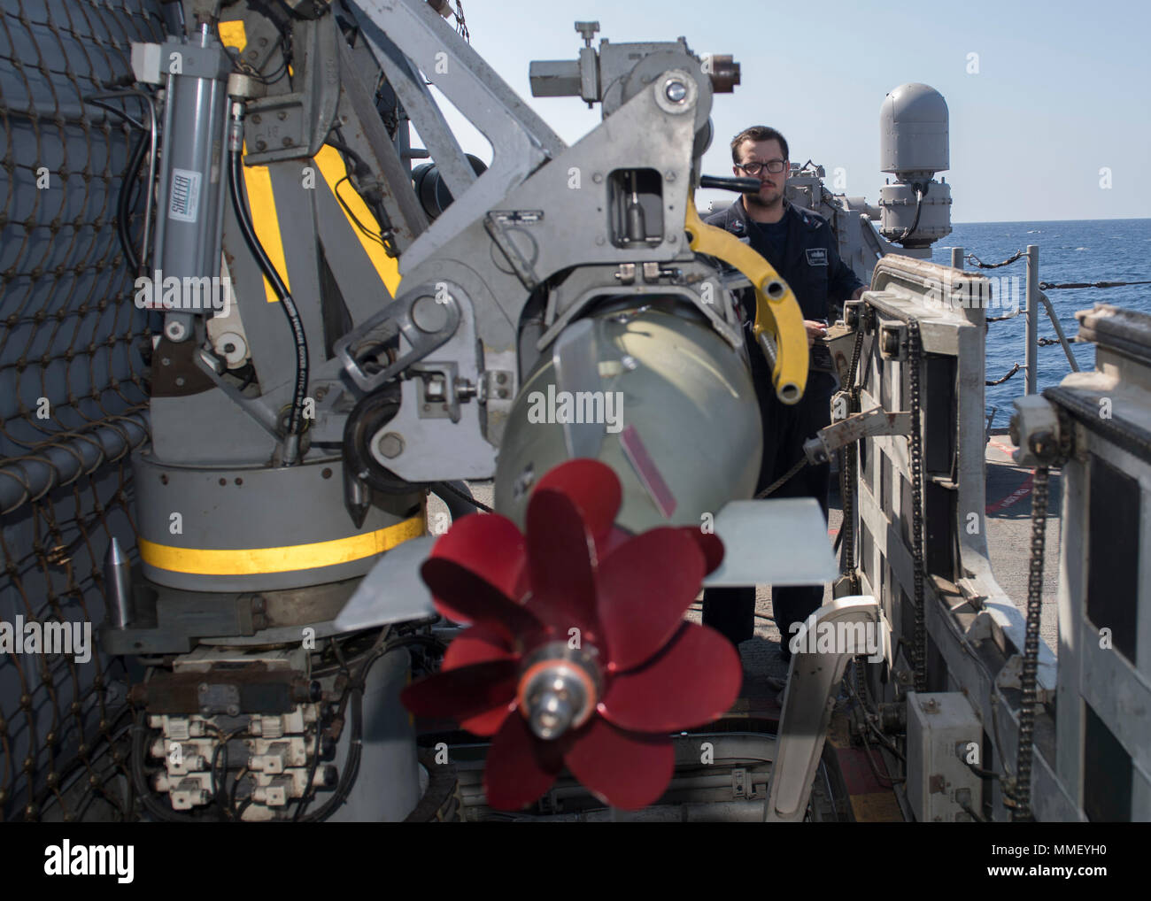 171028-N-MZ078-032 GULF OF ADEN (Oct. 28, 2017) Sonar Technician ...