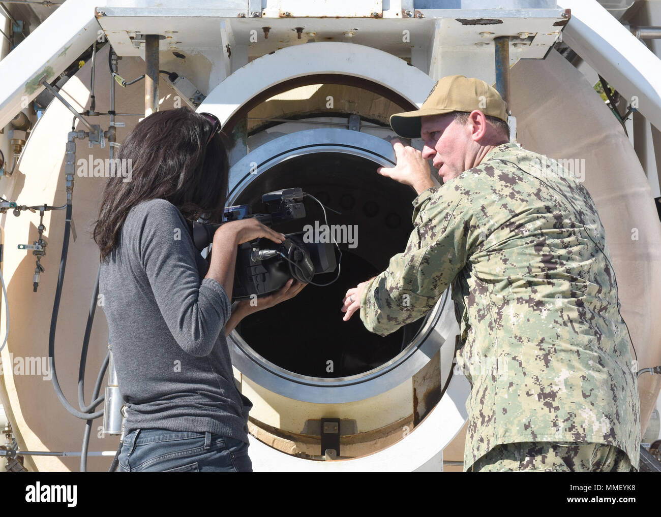 171031-N-TI693-015 NAVAL SUPPORT ACTIVITY PANAMA CITY Fla. (Oct. 31 ...