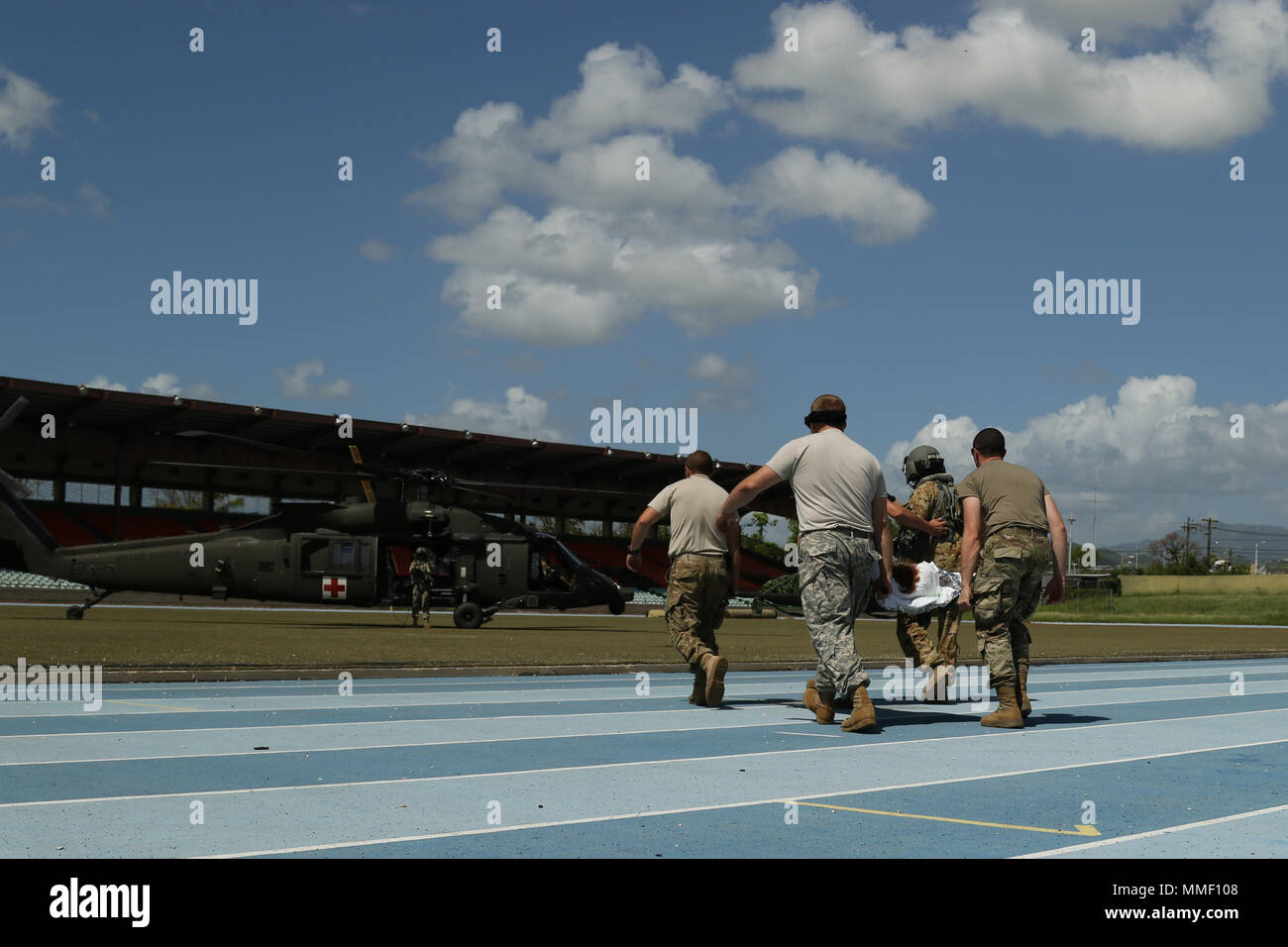 Ohio National Guard Soldiers of the 285th Medical Company (Area Support ...