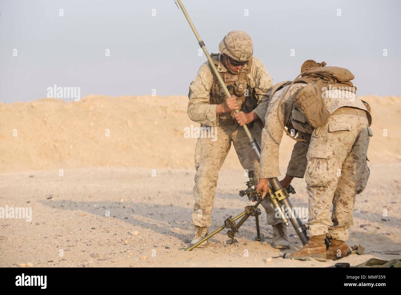 M224 60mm lightweight mortar system tube hi-res stock photography and ...