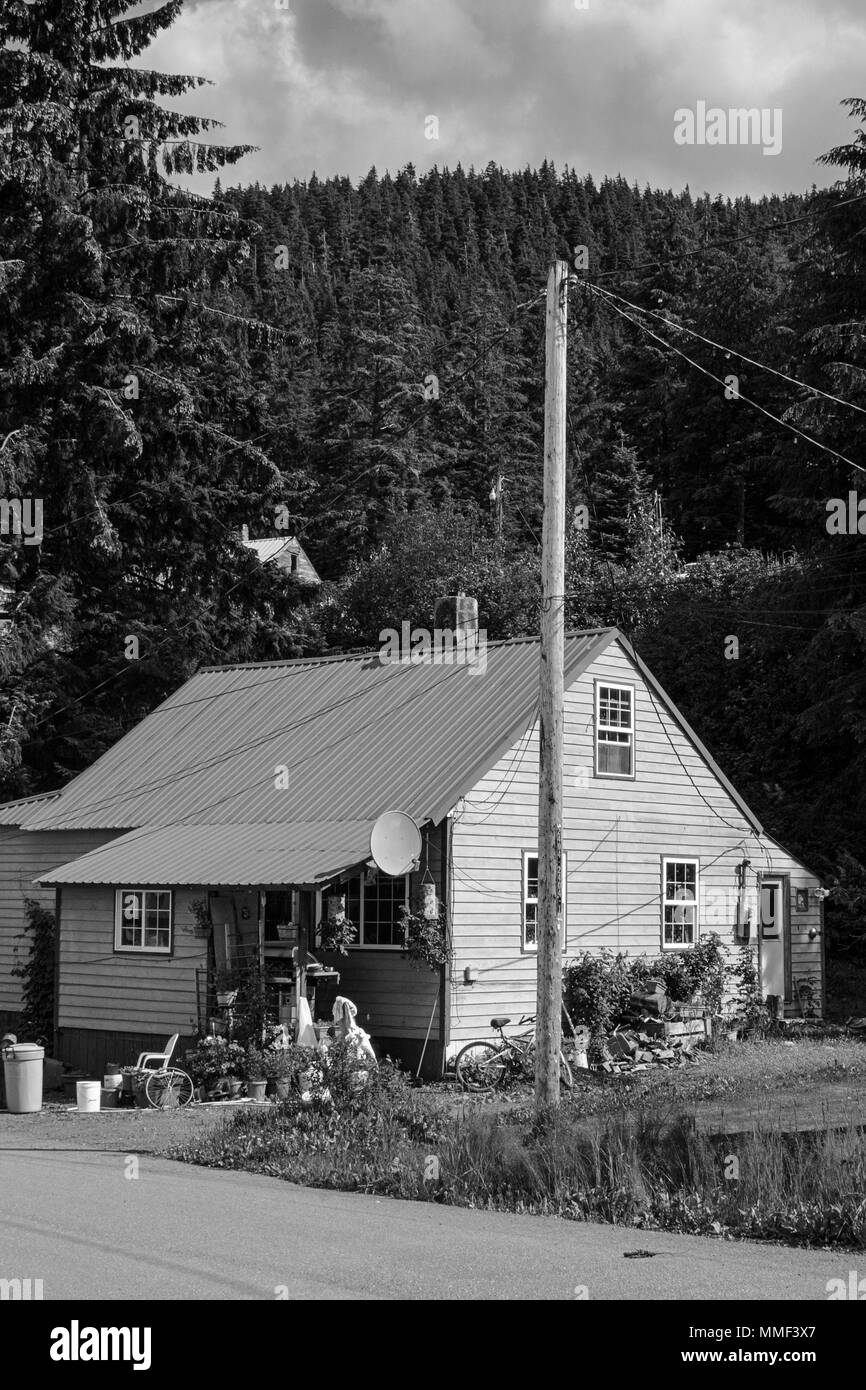 Beautiful alaska house hi-res stock photography and images - Alamy