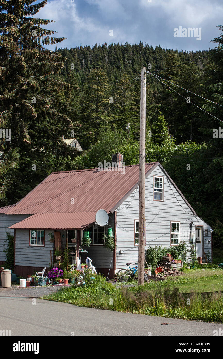 Wooden house alaska hi-res stock photography and images - Alamy