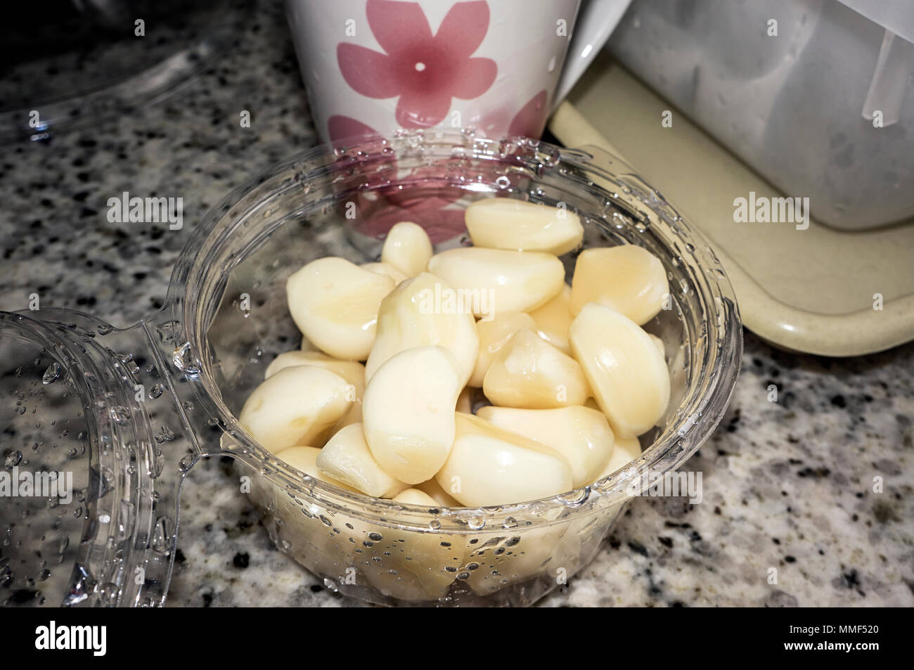 garlic peeled food vegetable raw healthy Stock Photo - Alamy