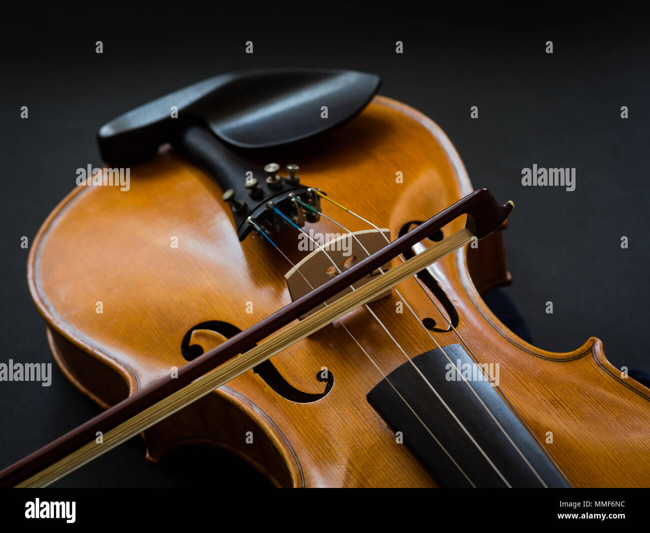 Professional violins hi-res stock photography and images - Alamy