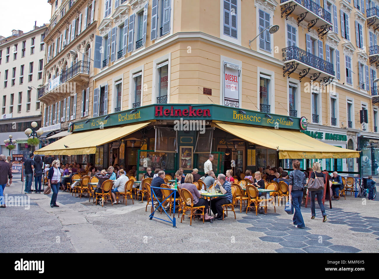 South france house street hi-res stock photography and images - Alamy