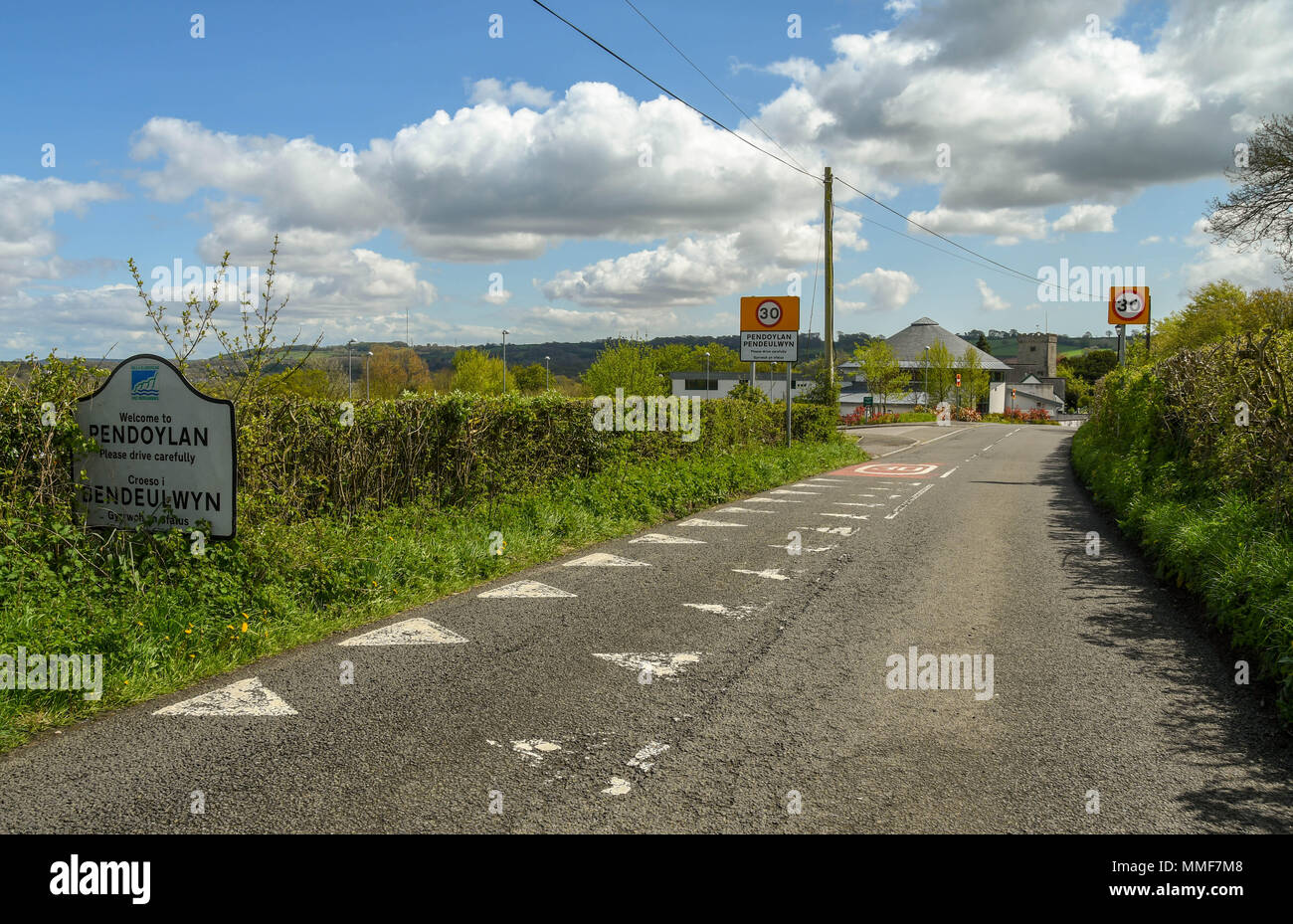 Road entering the pretty rural village of Pendoylan, Vale of Glamorgan ...