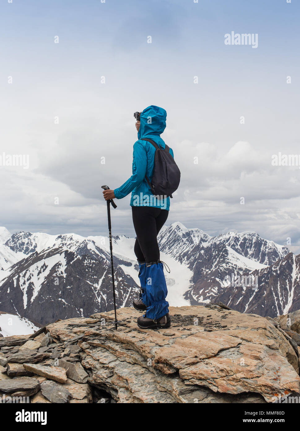 Free standing cross hi-res stock photography and images - Alamy