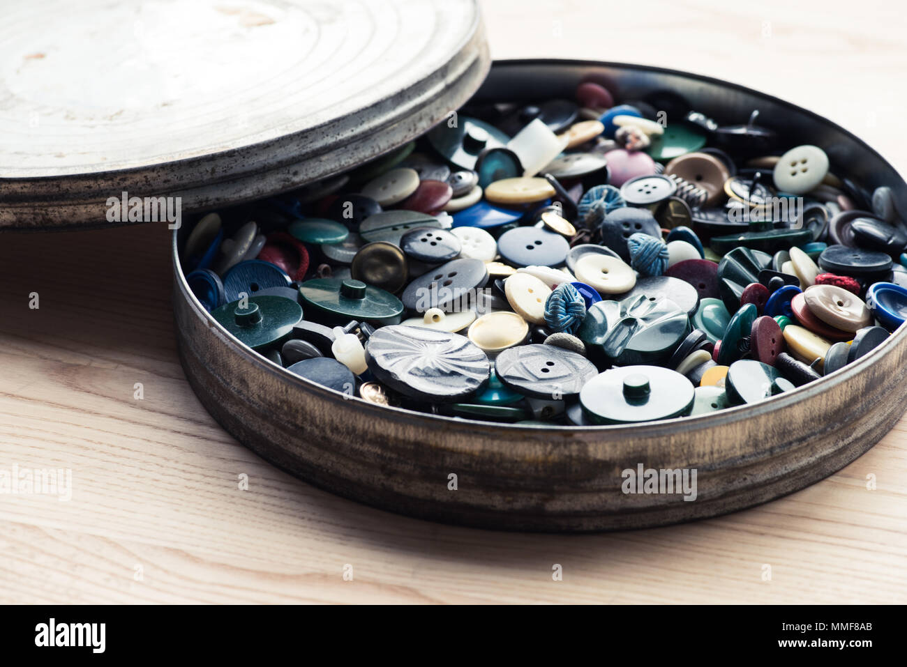 Circle box hi-res stock photography and images - Alamy