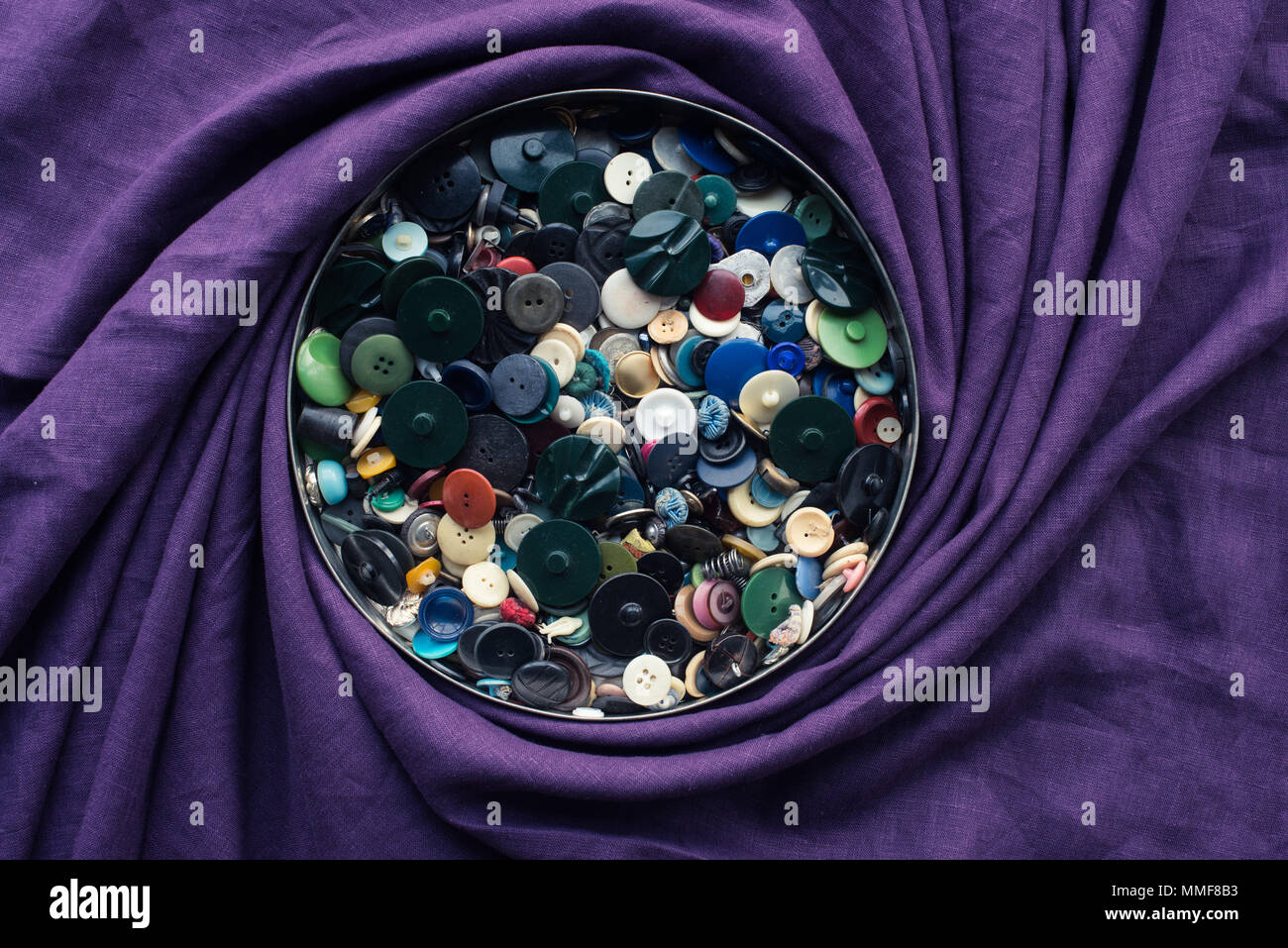 Circle box hi-res stock photography and images - Alamy