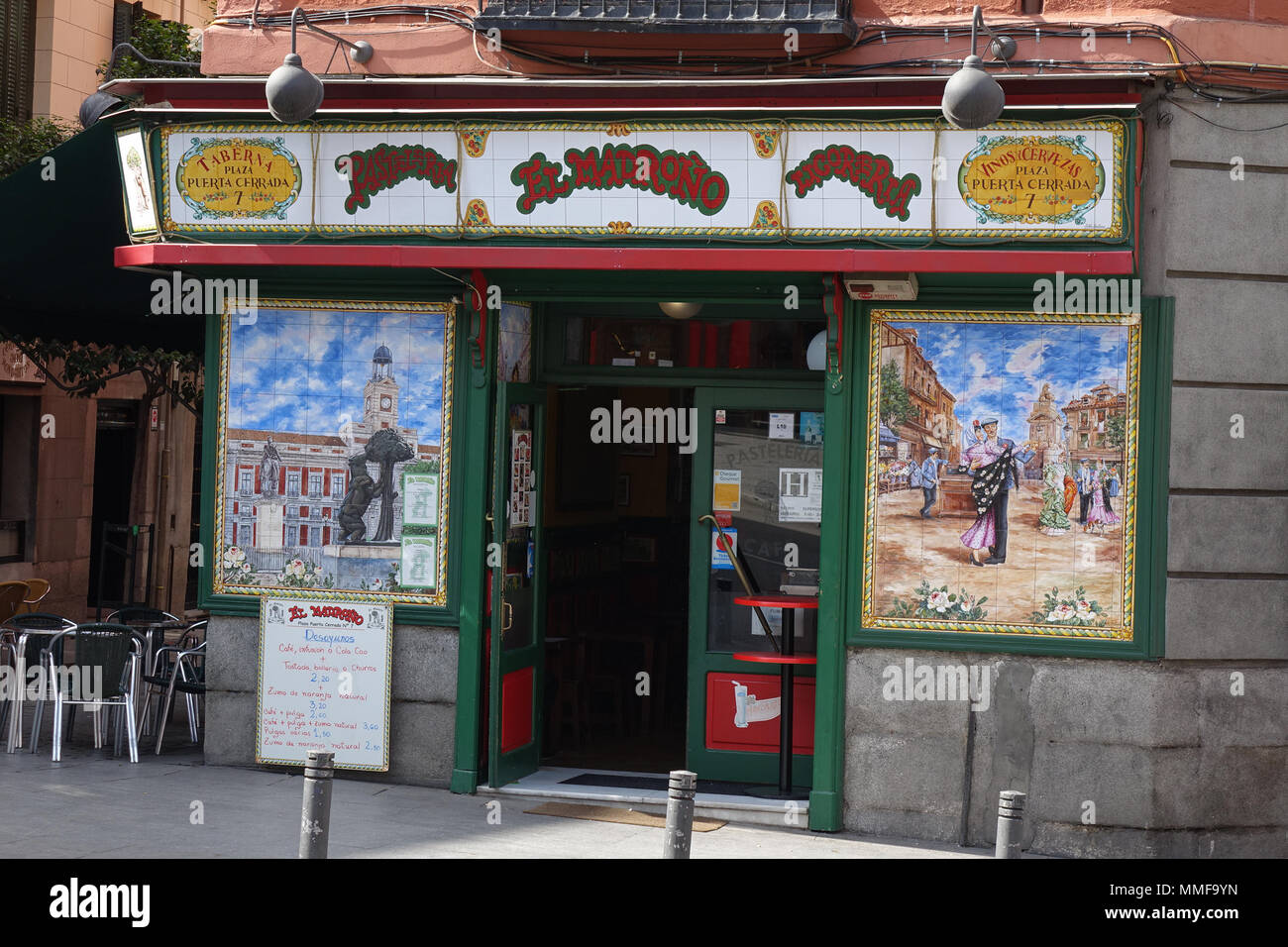 Traditional Spanish Tapas Bar, Madrid Stock Photo - Alamy