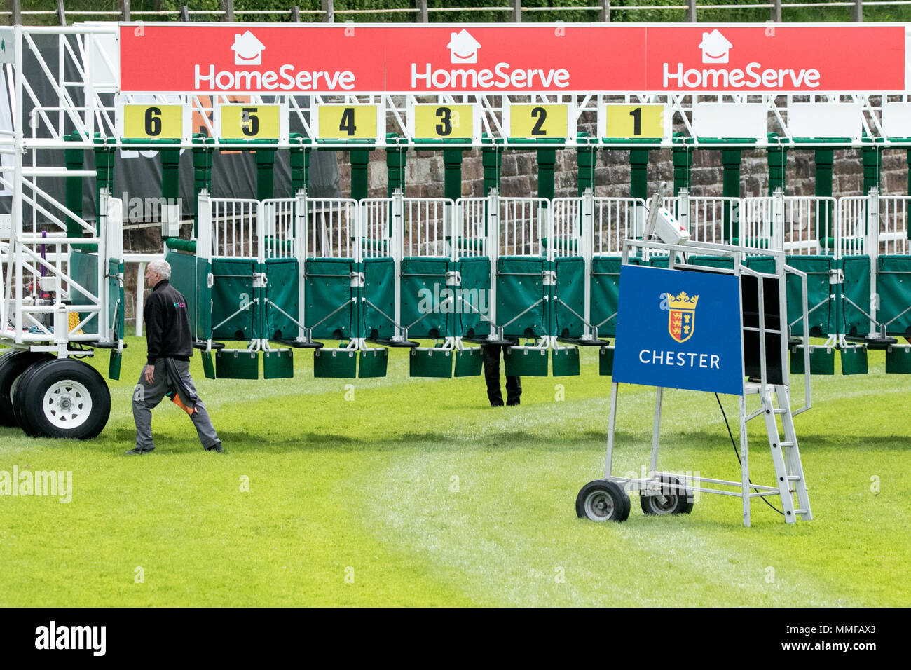Chester racing jockey hi-res stock photography and images - Alamy