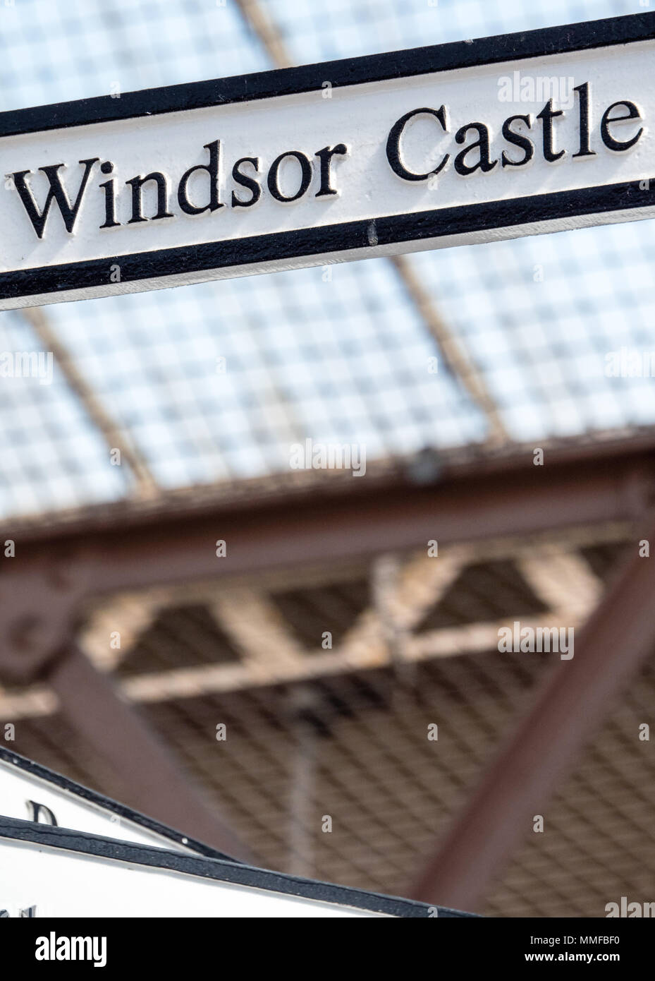 Windsor Castle Sign, Windsor Railway Station, Windsor, Berkshire ...