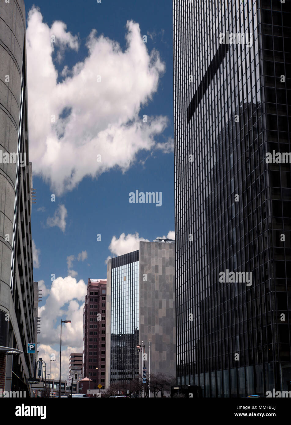 Downtown street light skyscrapers hi-res stock photography and images ...