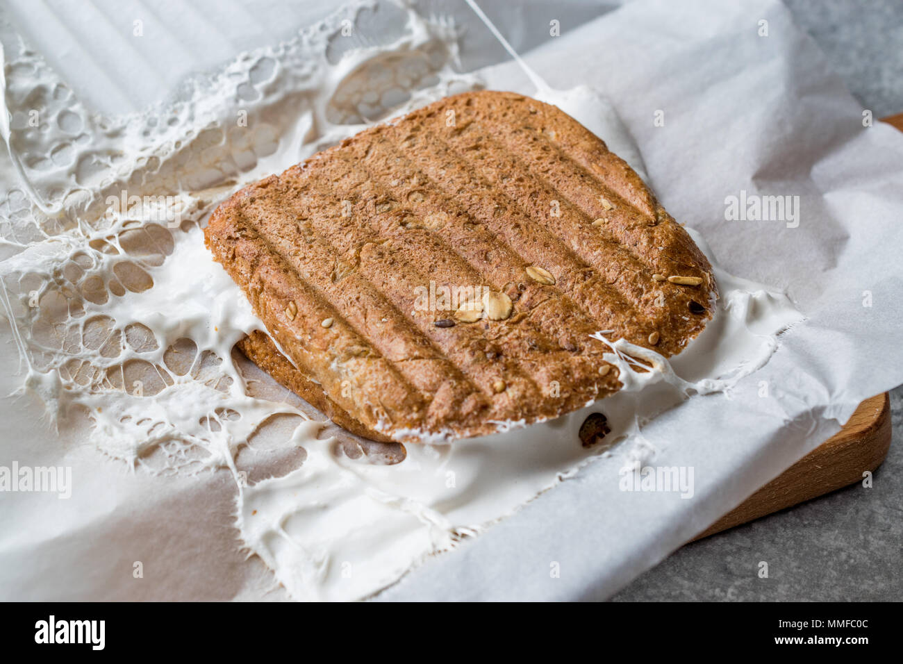 Toasted Marshmallow Sandwich with Chocolate Sauce / Fluffernutter ...