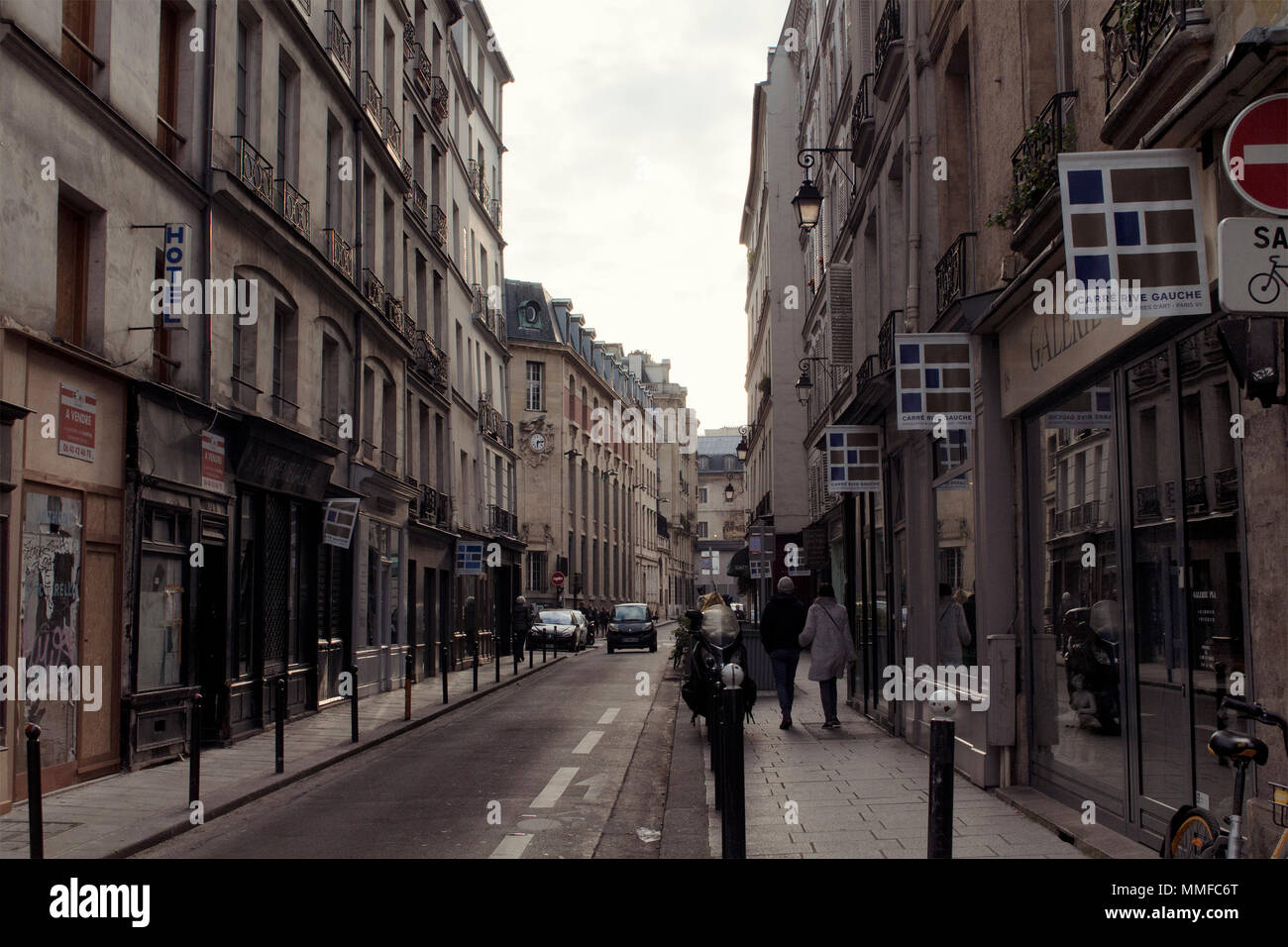 One way paris hi-res stock photography and images - Alamy