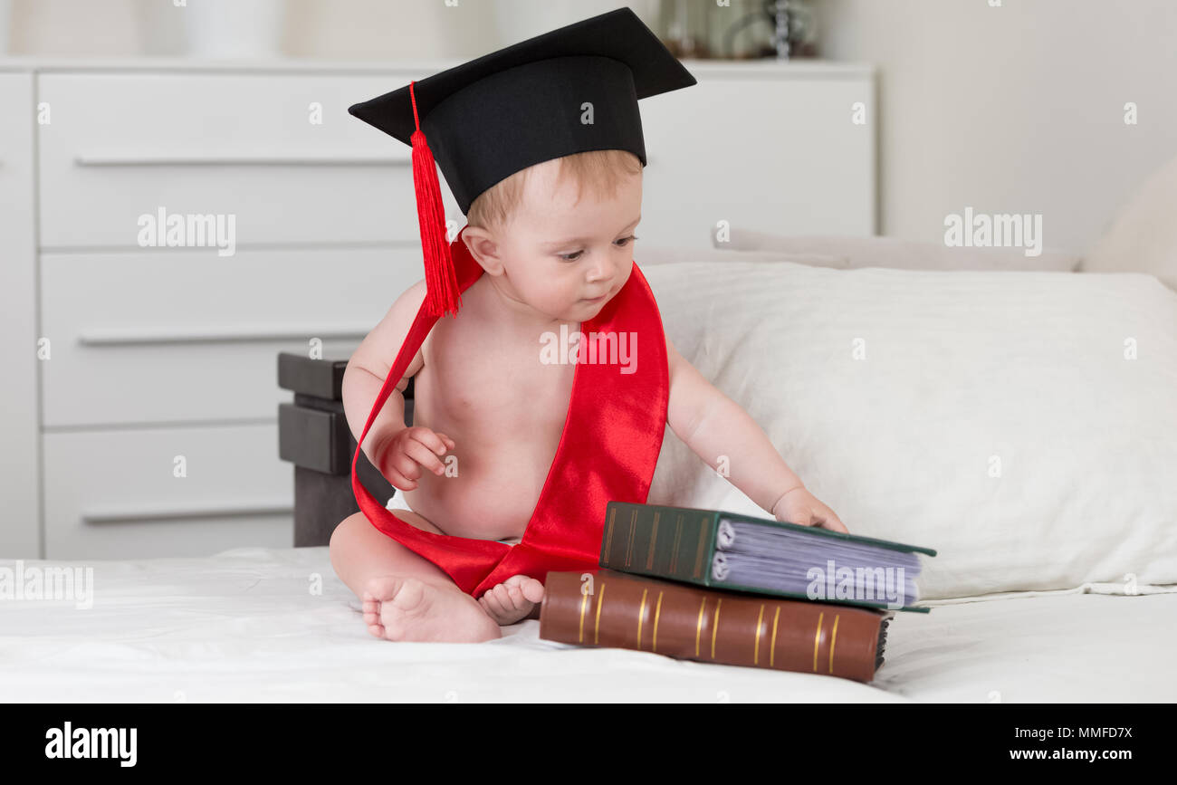 Baby graduation hat hi-res stock photography and images - Alamy