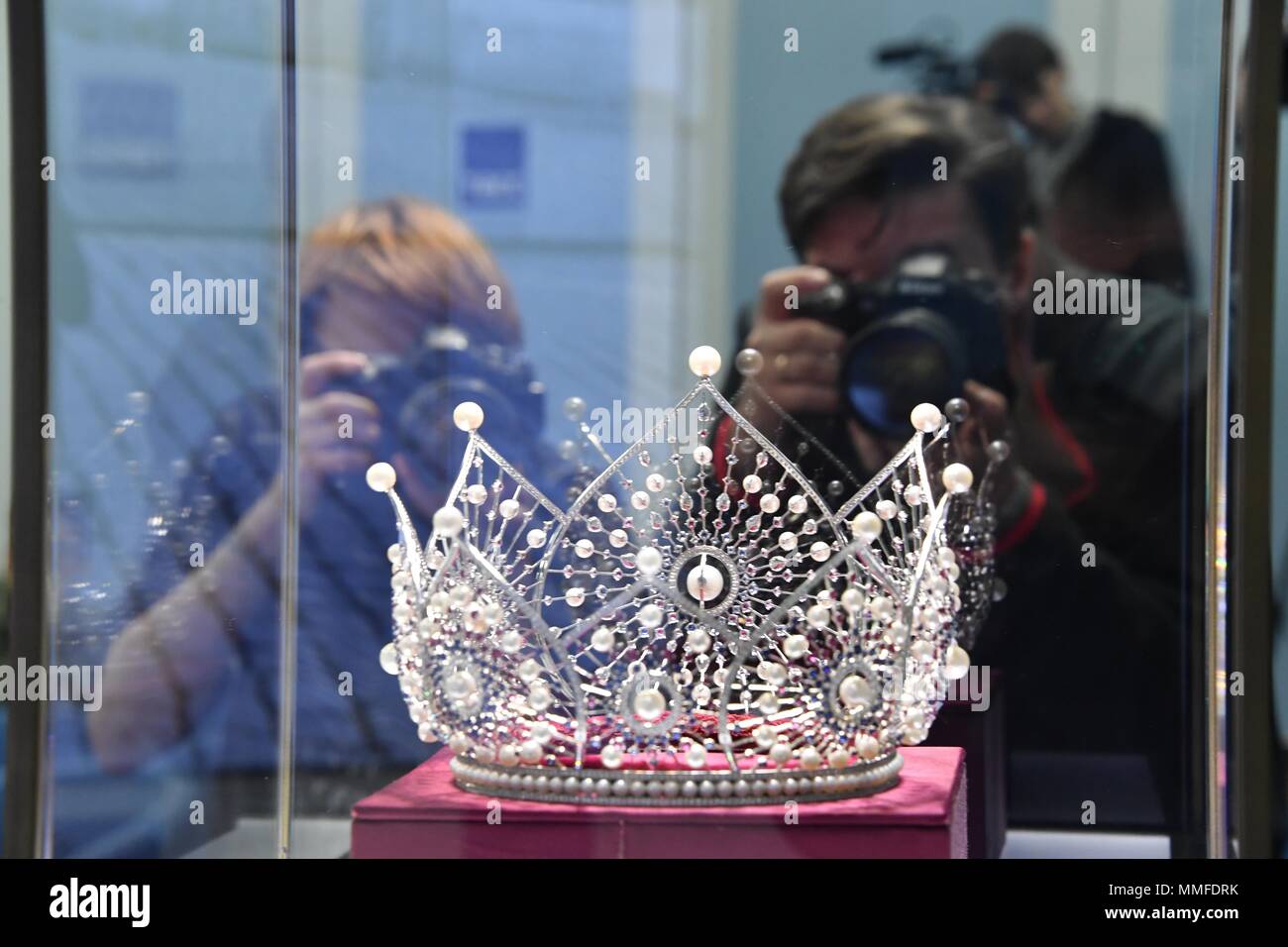 Miss Russia Crown High Resolution Stock Photography and Images - Alamy
