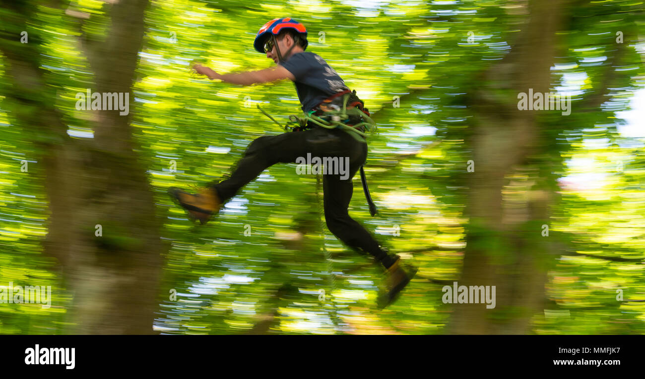 11 May 2018, Germany, Bleckede: Contestant Manuel Schuster climbs a ...