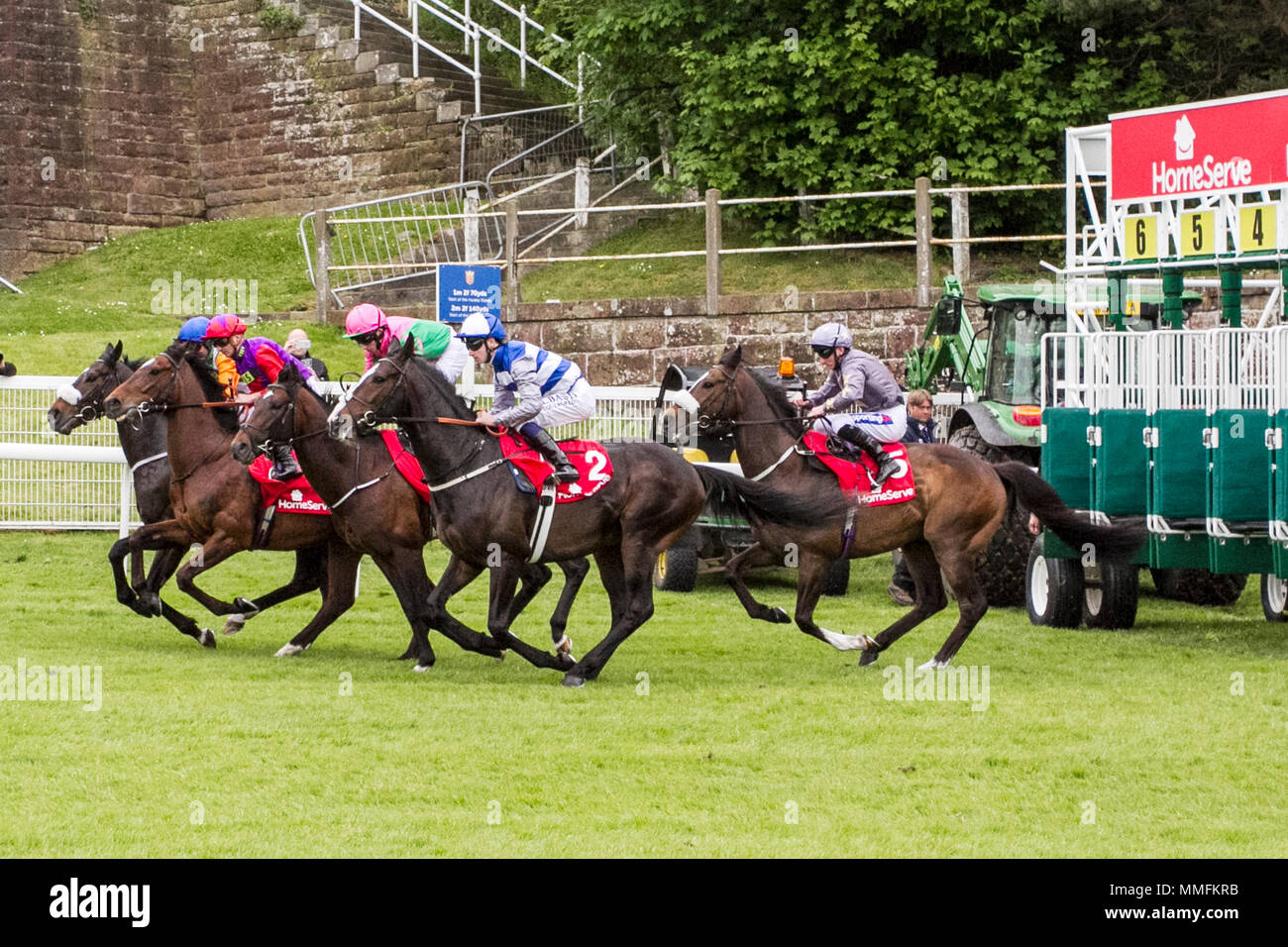 Chester racing jockey hi-res stock photography and images - Alamy