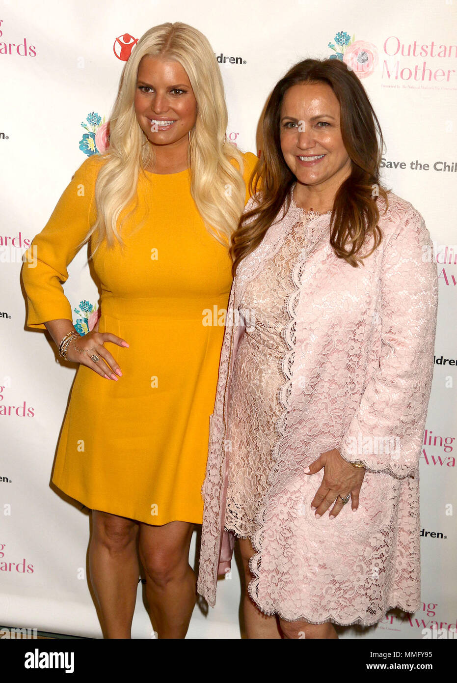 Tina simpson mother jessica simpson hi-res stock photography and images ...