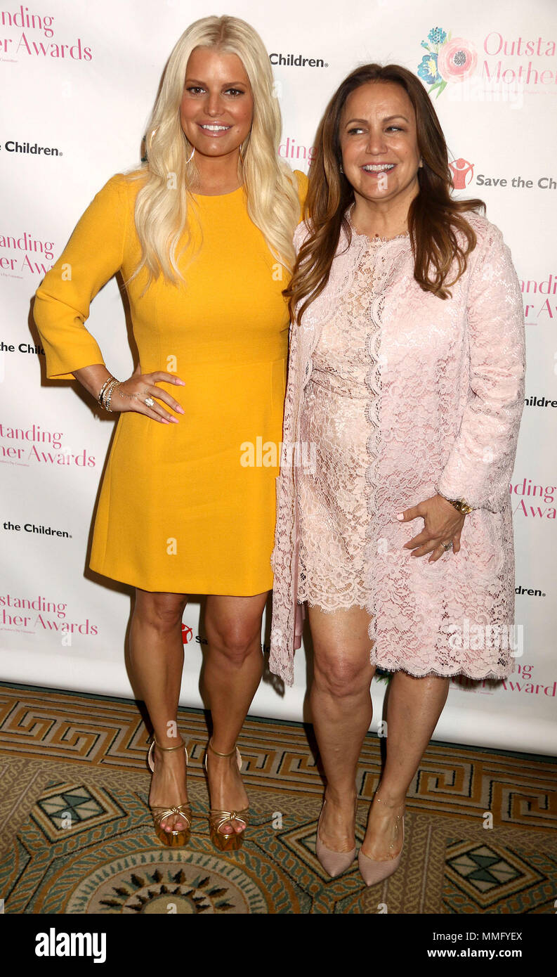 Jessica simpson with her mother tina simpson hi-res stock photography ...