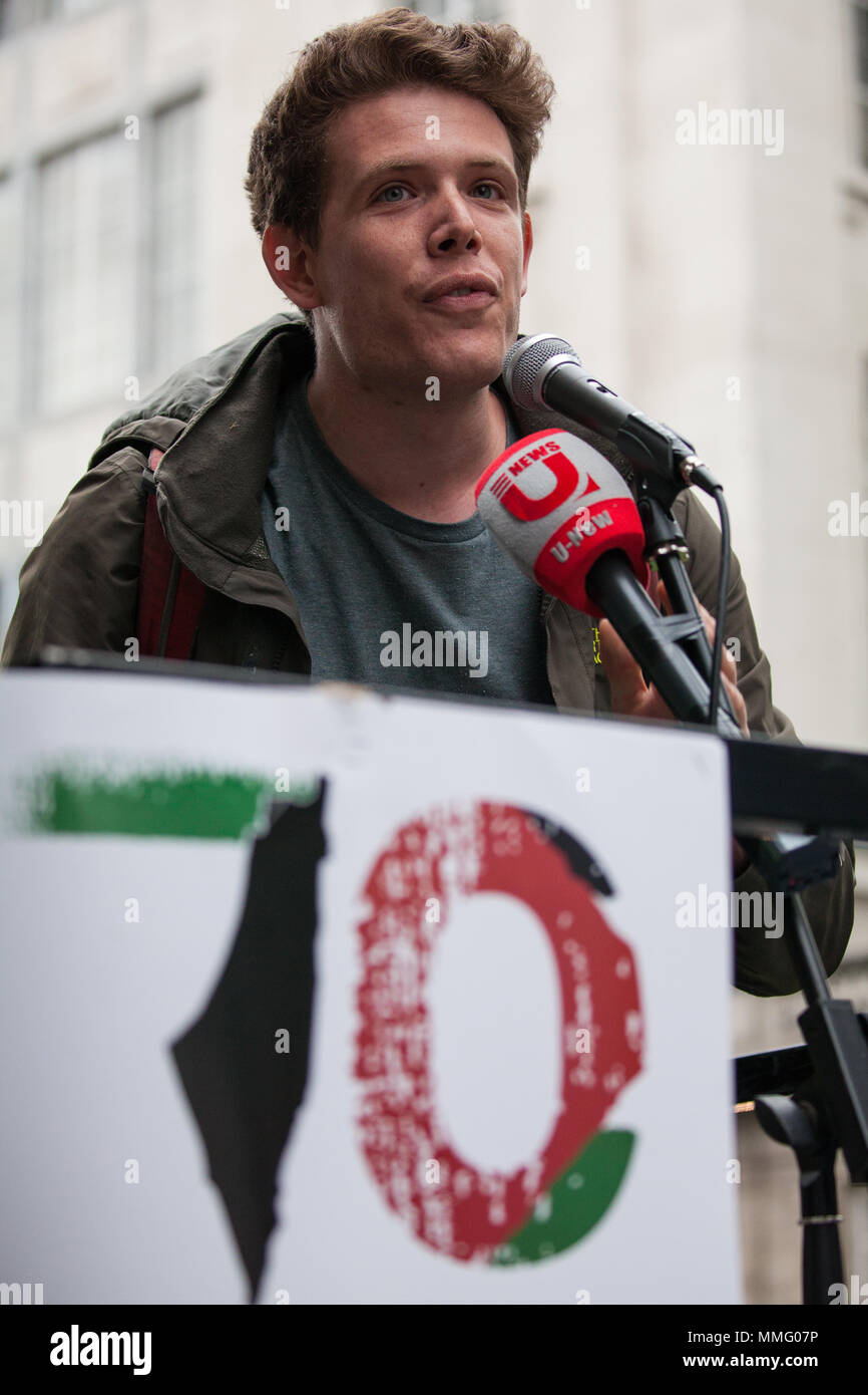 London, UK. 11th May, 2018. Rob Abrams of Jewdas addresses pro ...