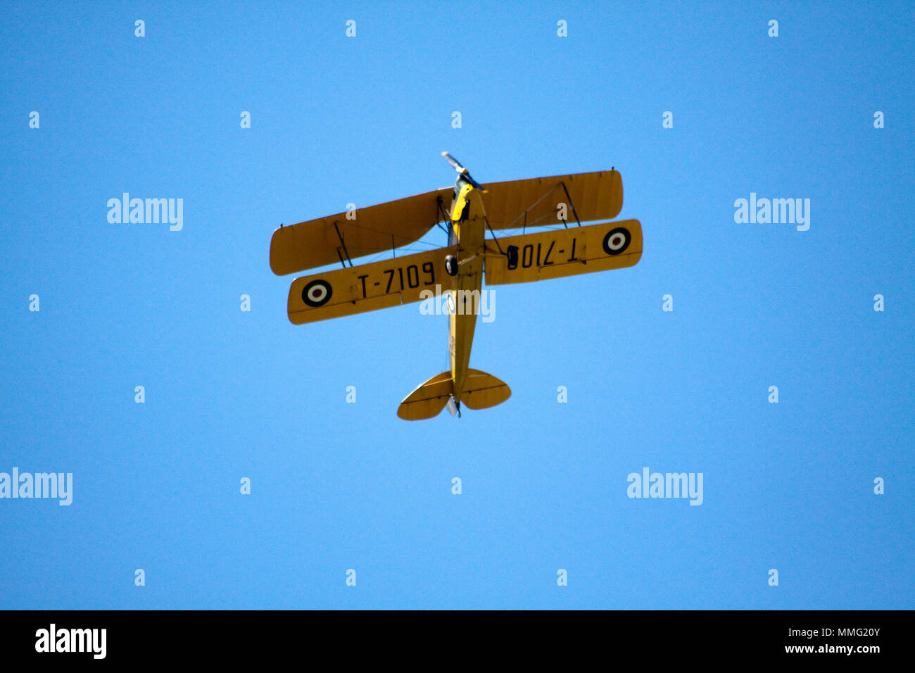 Tiger Moth flying over Hook Norton Oxfordshire Stock Photo - Alamy