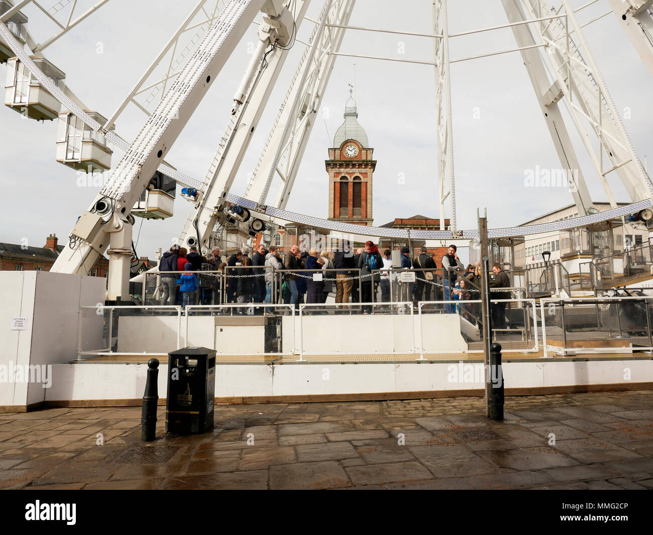 Large observation wheel hi-res stock photography and images - Alamy